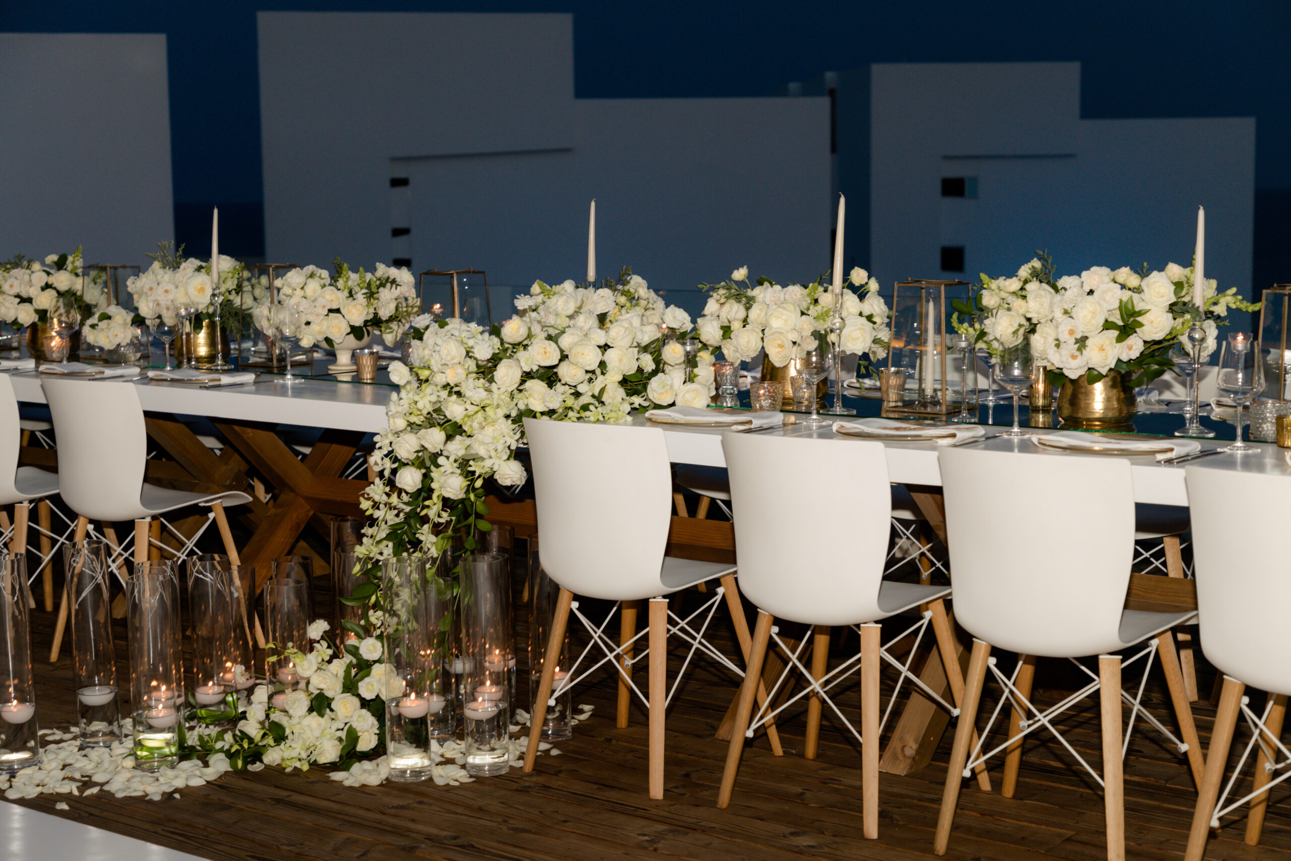 Reliable Flower Delivery Cabo with Blooms by Dreams